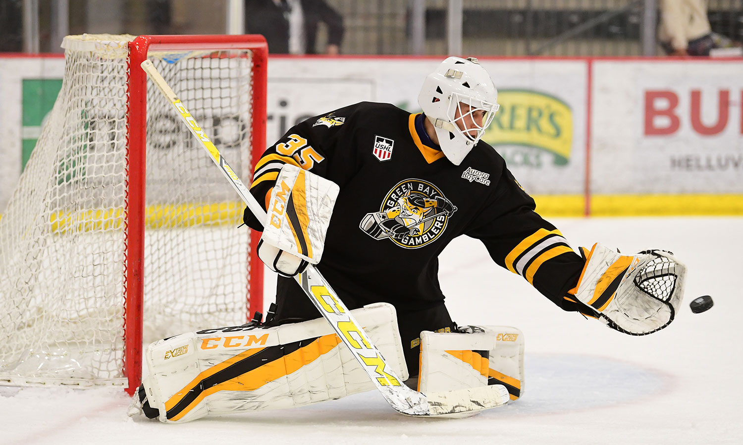 Former Chicago Mission goaltender Evan Fear commits to Quinnipiac ...